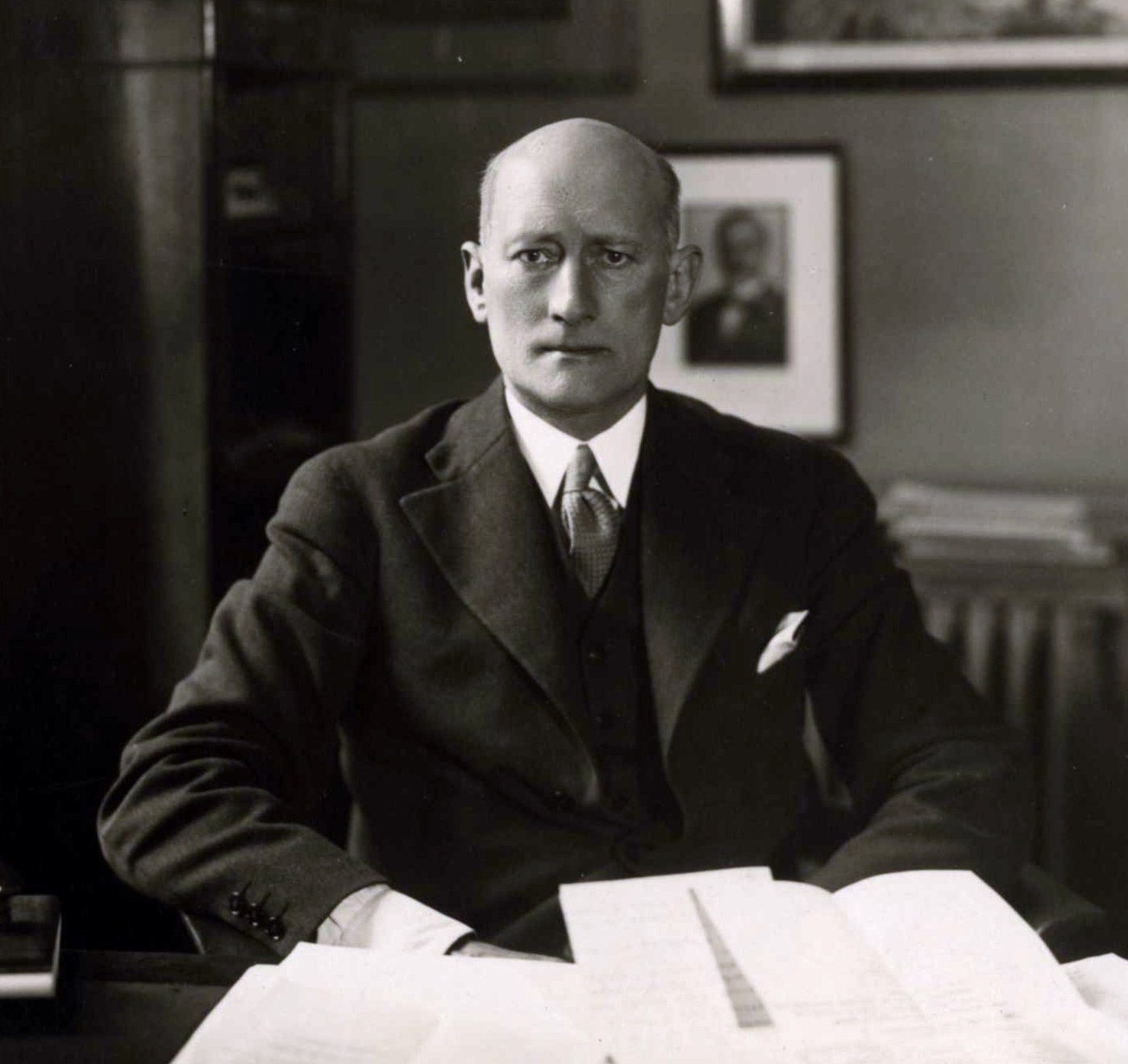 Der Minister und seine Maschinenpistole – Dr. Alexander Stucki ...